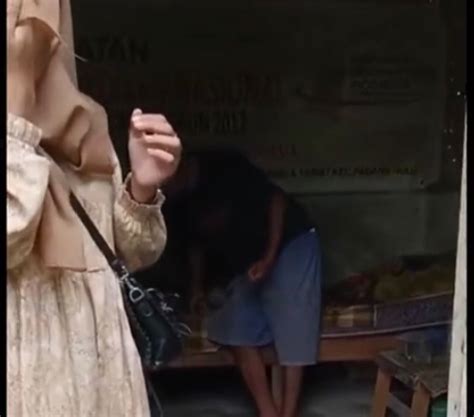 Tak Pernah Jumpa Sejak Lahir Hingga Usia Tahun Wanita Ini Nangis Saat Lihat Kondisi Dan