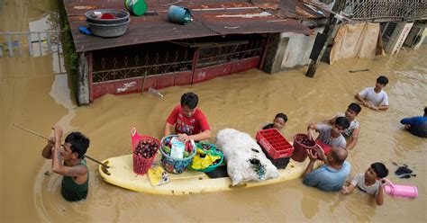 Typhoon Heroes 5 Filipino Rescuers Drown In Flooded Village The