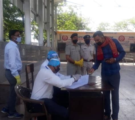 आम यात्रियों के लिए पहुंची सत्याग्रह एक्सप्रेस तो बढ़ गई स्टेशन की