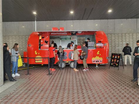Fotos de la food truck GoXO de Dabiz Muñoz en Zaragoza Fiestas del