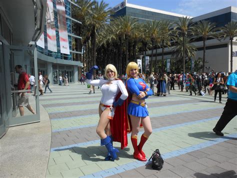 Wondercon 2015 Power Girl And Supergirl By Dougsq On Deviantart