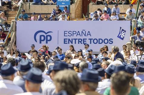Fotogalería Mitin central del PP en la plaza de toros de València Fotos Marga Ferrer