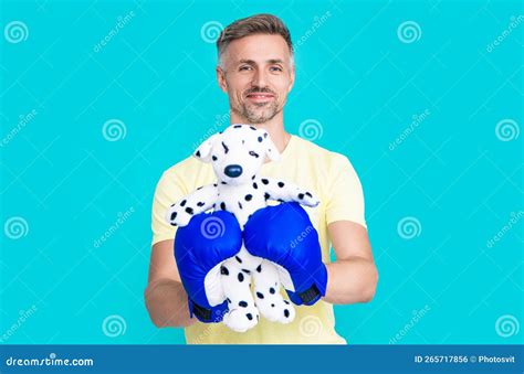 Foto De Hombre Boxer En Guantes Deportivos De Boxeo Hombre Boxeador En Guantes Deportivos De