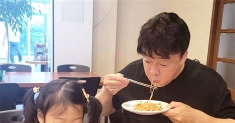 소유진 ♥백종원·딸 냉면 먹방 공개어쩜 이리 붕어빵일까 Ten★