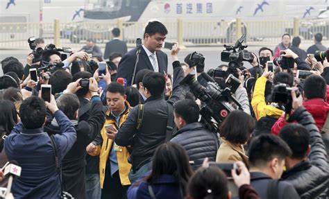 Cppcc Members Mobbed By Media At Opening Session[1] Cn