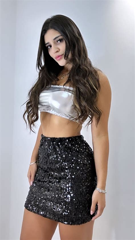 Mini Saia Paetê Johanna Cia Do Vestido Os Melhores Looks Em Até 6x