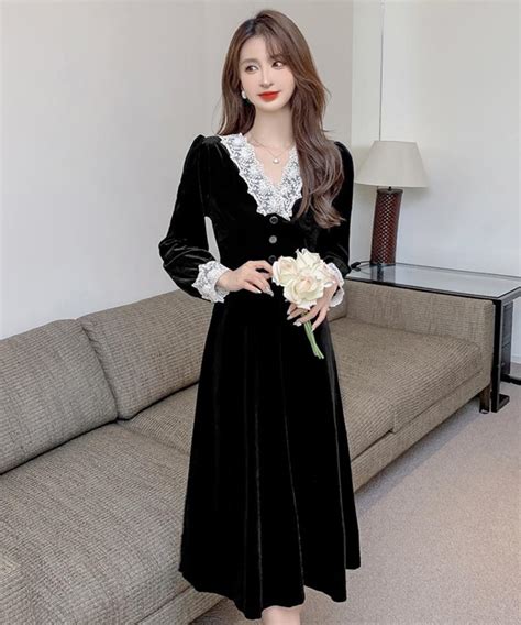 ~2xl 레이스 브이넥 퍼프숄더 앞단추 슬림핏 A라인 블랙 벨벳 미디 원피스 가을 겨울 분위기있는 우아한 차르르 플레어