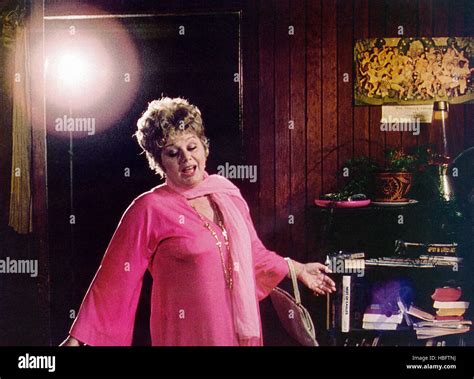 TENTACLES Shelley Winters 1977 Stock Photo Alamy
