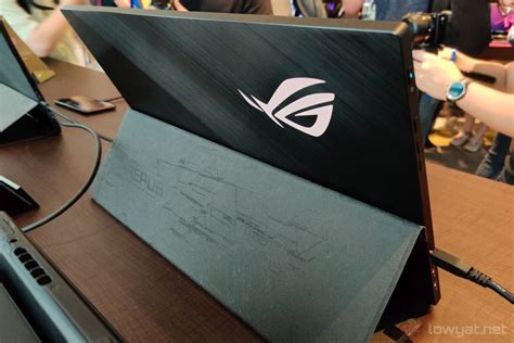 Asus Rog Strix Xg17 Is The 240hz Portable Gaming Monitor You Never