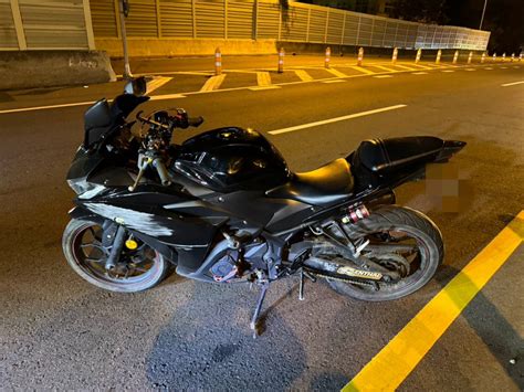 新聞 重機乘客摔落台61線慘遭大貨車輾斃 大貨車駕駛竟肇逃 看板gossiping Ptt網頁版
