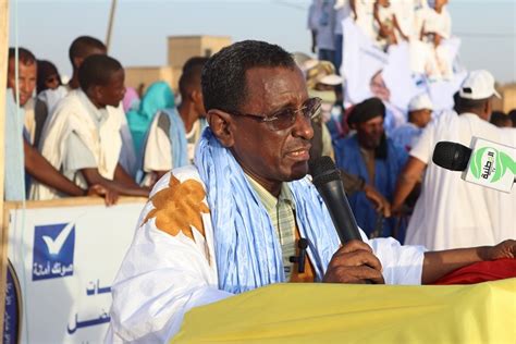 ولد الطالب أعمر يؤكد في مال أن الحزب الحاكم ينافس أحزاب المعارضة