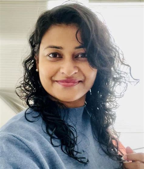 Mathaka Amathum මතක ඇමතුම් Sinhala Poem Song Review Nadee Senevirathne