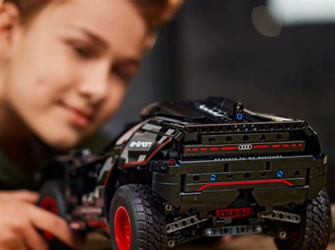 LEGO Technic 42160 Audi RS Q e-tron | playzone.com.ua