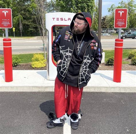 Can Anyone Id This Jacket From Joeyys Latest Post It Was Also Seen In The Pic Of Him And Kan