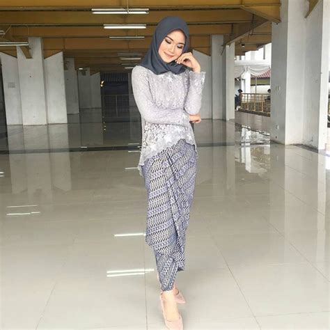 Model Kebaya Brokat Modern Modifikasi Terbaru