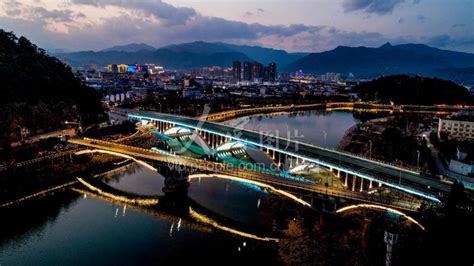 浙江仙居大桥夜景美如画 人民图片网
