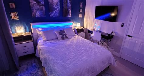 Casa ROOM Shared Bathroom Gay Accommodation To Rent In Wilton Manors