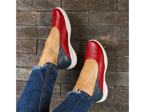 Sapato Feminino Confortável Vermelho Marinho Levecomfort Calçados
