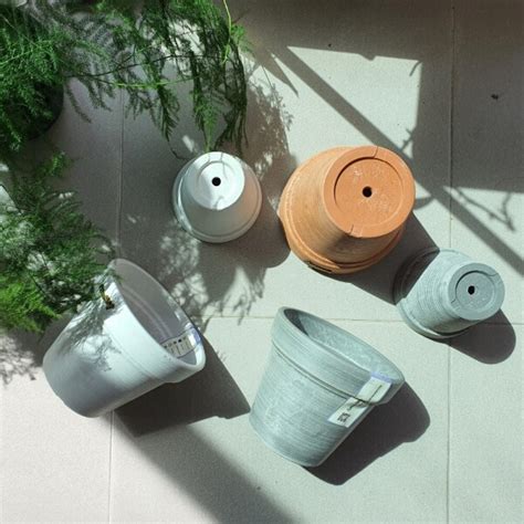 Greenship 화이트 플라스틱 베이직 18호 화분 하우숩