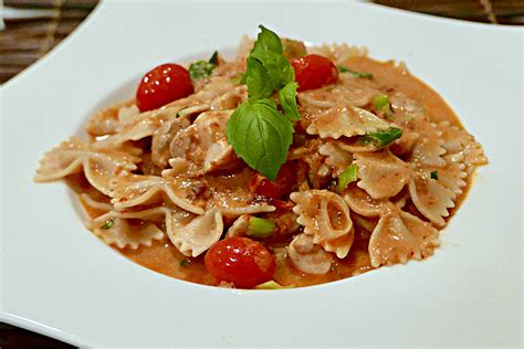 Creamy Sun Dried Tomato Pasta