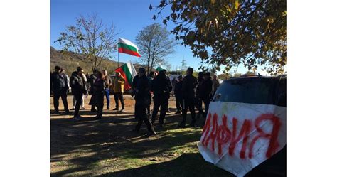 Рибари се вдигнаха на протест не ги пускали да ловят риба на яз