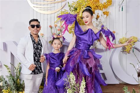 Angela Phương Trinh Diện Váy độc đáo Khoe Nhan Sắc Thăng Hạng Báo