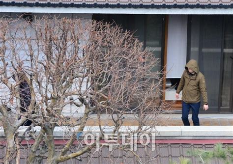 포토 삼성동 사저 수색하는 청와대 경호팀 이투데이