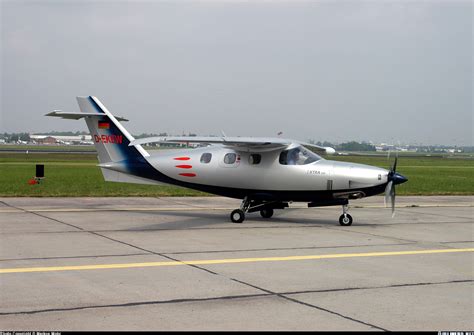 Extra Ea 500 Untitled Aviation Photo 0578045