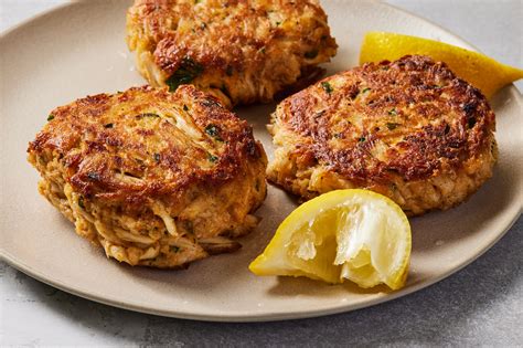 Easy Fried Crab Cakes Recipe Crispy Crab Cakes