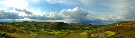Background Langit Biru Awan Putih Dan Pemandangan Rumput Matahari