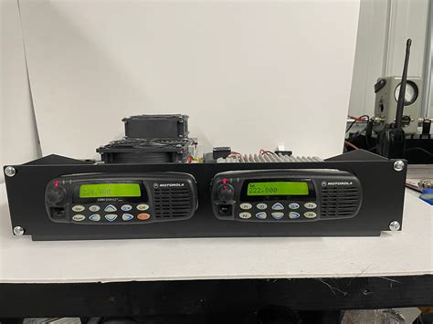 220 Cdm Motorola Repeater With 40 Watt Onboard Amplifier Cdm Repeater