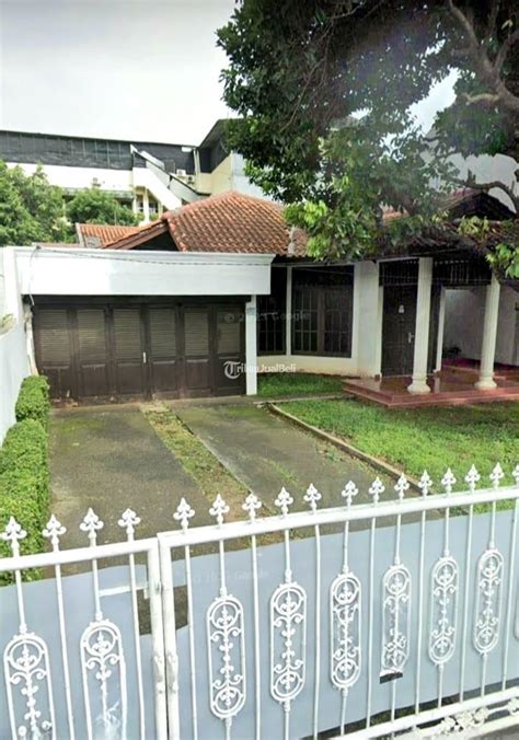 Dijual Rumah 1Lt LT 654m2 LB 220m2 Halaman Luas Bisa Hunian Atau Tmpt Usaha Lok Strategis Di Jl