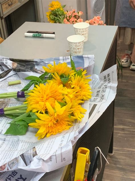 강남플로리스트학원 혜인즈블라썸플로리스트학원 기초 상품 제작 2회차 수업 한송이 포장 And 플로랄폼 리스 네이버 블로그