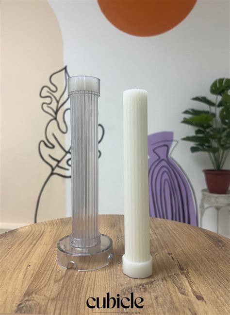 Striped Straight Pillar Mold Cubicle