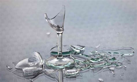 Arti Gelas Pecah Pertanda Apa Ternyata Berkaitan Dengan Hal Ini