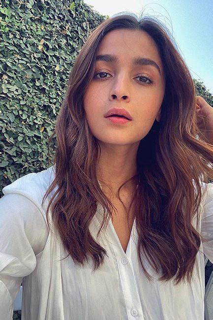 Alia Bhatt Has Such A Fuckable Face With Lips That Are Made For Sucking
