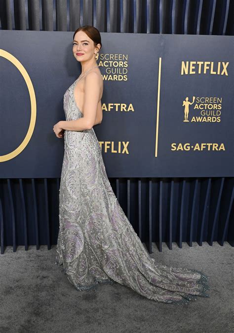 Emma Stone S Louis Vuitton Beaded Dress Shimmers At SAG Awards 2024