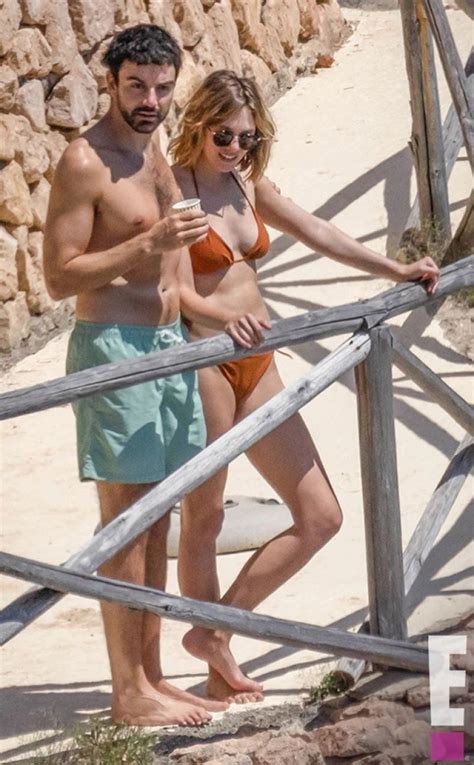 Elizabeth Olsen In A Bikini Tuscany 05 27 2022 • Celebmafia