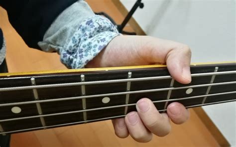 ベース初心者でもわかる、上達する左手の押さえ方弾き方の基礎 楽しいバンド生活を送るための「サックのベース初心者講座」