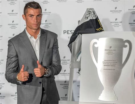 C朗僅一半收入來自踢波 唔踢波都夠食過世？