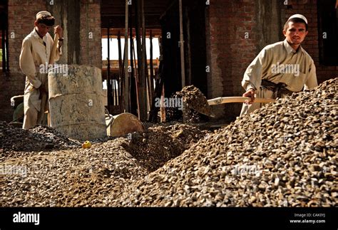 Oct 03 2007 Khost Gardez Pass Afghanistan Afghans Work On Making