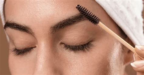 How To Use An Eyebrow Razor A Complete Step By Step Guide