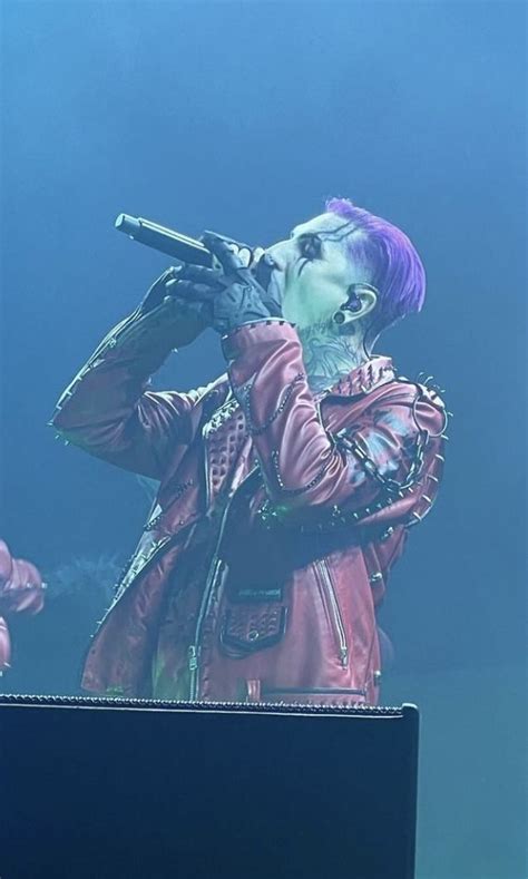 Pin By Xsteph On Chris Motionless Motionless In White Chris Motionless Chris