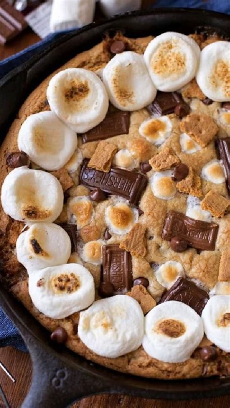 Deep Dish Chocolate Chip Cookie Skillet Brownie And Brookie Cups Artofit