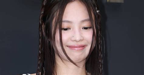 ‘실내 흡연 논란 제니 Sns 재개스태프 생일 축하