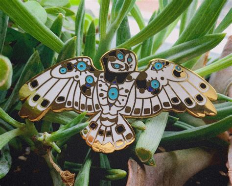 Snowy Owl Enamel Pin Lapel Pin Owl Enamel Pin Bird Pin Etsy