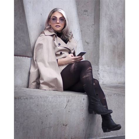Pin By Emily On Stef Sanjati Sleek Fashion Grunge Fashion Fashion