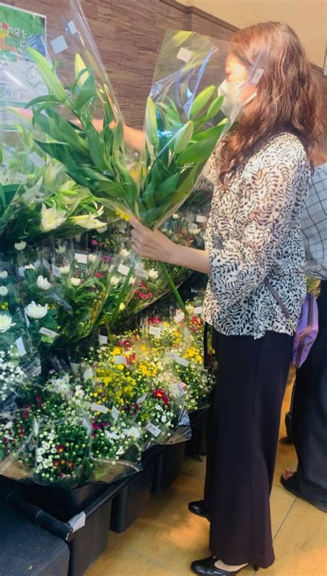 フットワーク軽く抱えるほどお花を買えたのはアレとアレのおかげです ファッションプラザ ふじや