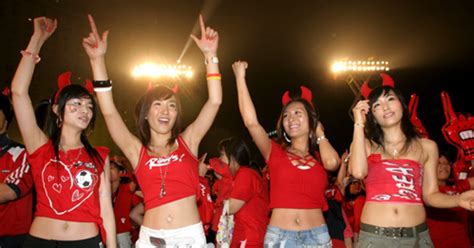 [md포토] 시청앞을 메운 미녀군단 붉은 악마
