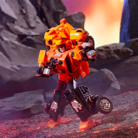 Slideshow Transformers Legacy United Leader Class G Triple Changer Sandstorm Photo Gallery